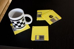 7 creative things you can do with your old floppy disks - Softonic