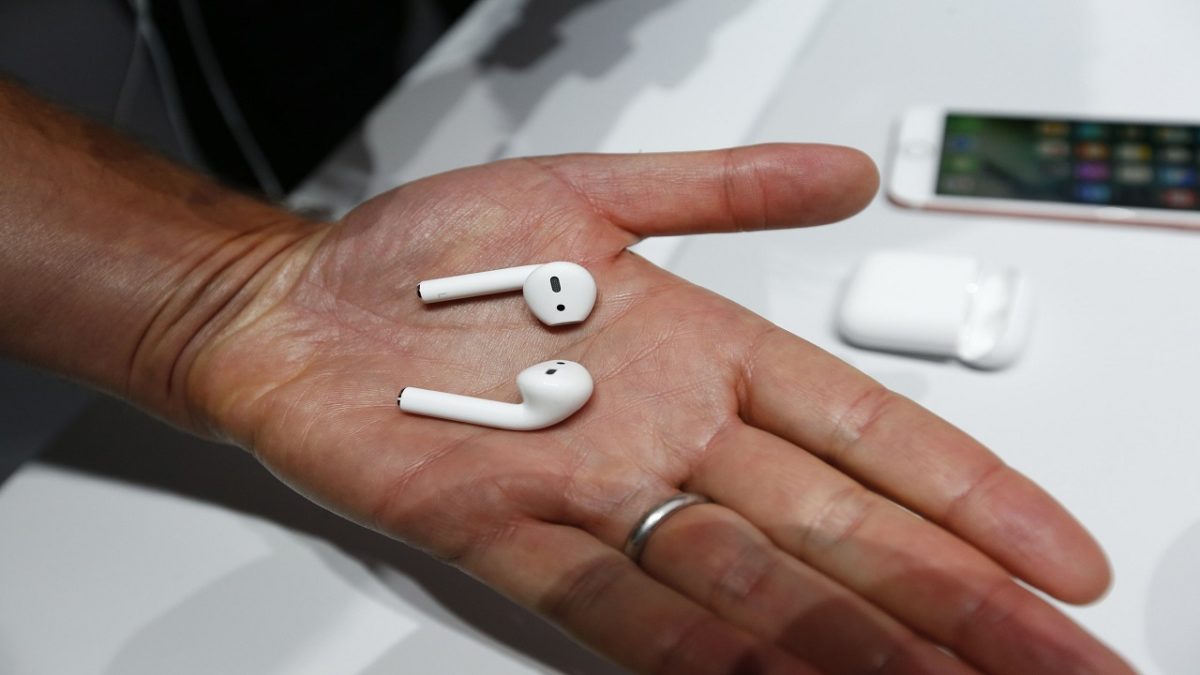 Did An Apple AirPod Just Explode Softonic did-an-apple-airpod-just-explode-softonic
