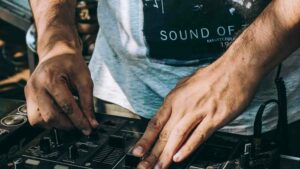All about VirtualDJ: what it is and how to use it - Softonic
